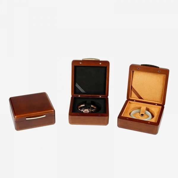 Handmade Luxury Square Bracelet Custom Rubber Wooden Jewelry Boxes